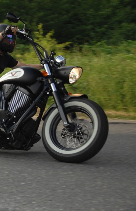 TEST: Victory Highball - Časopis Motorbike