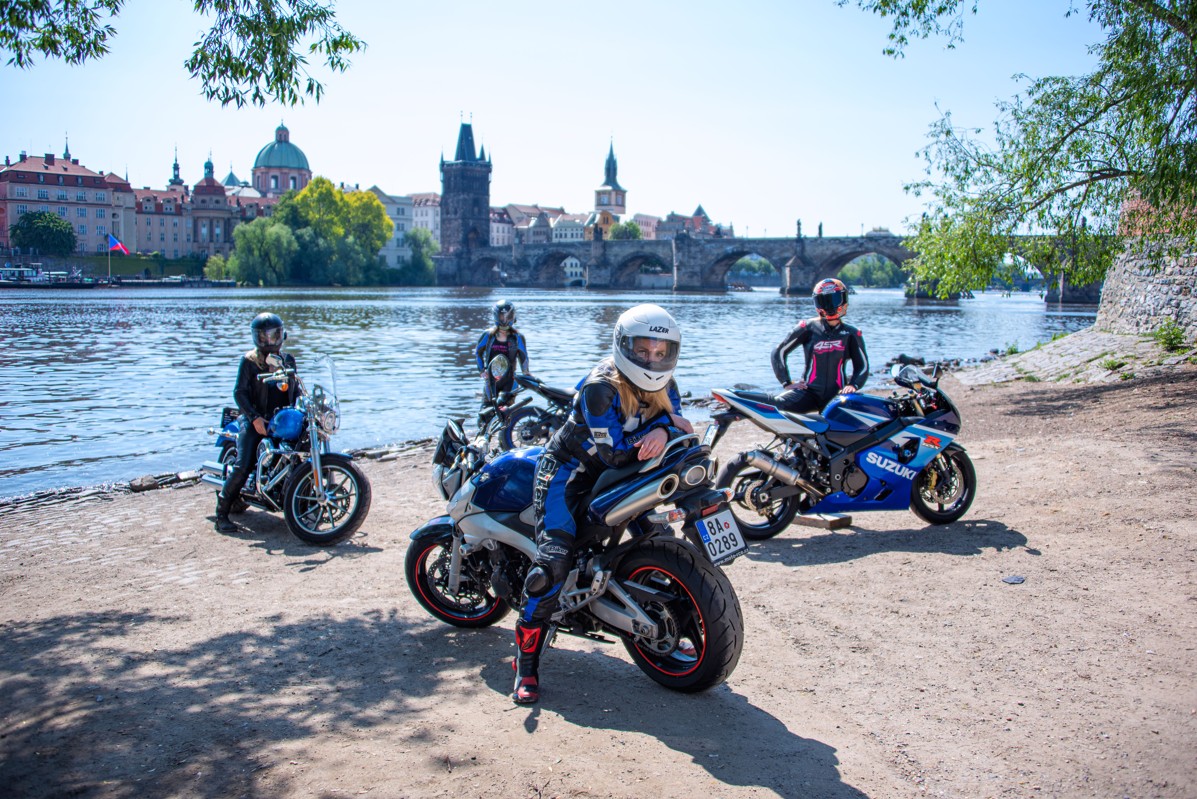 Kalendář Lady Bikers Prague 2021 - Časopis Motorbike